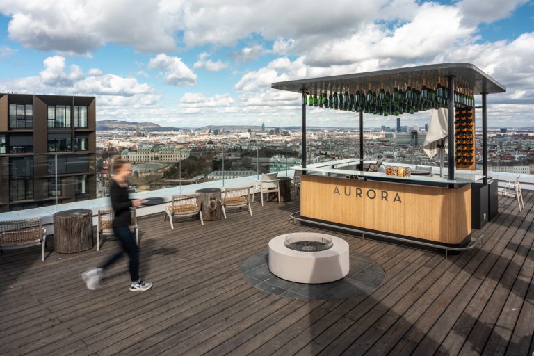 AURORA ROOFTOP BAR - C'est Design